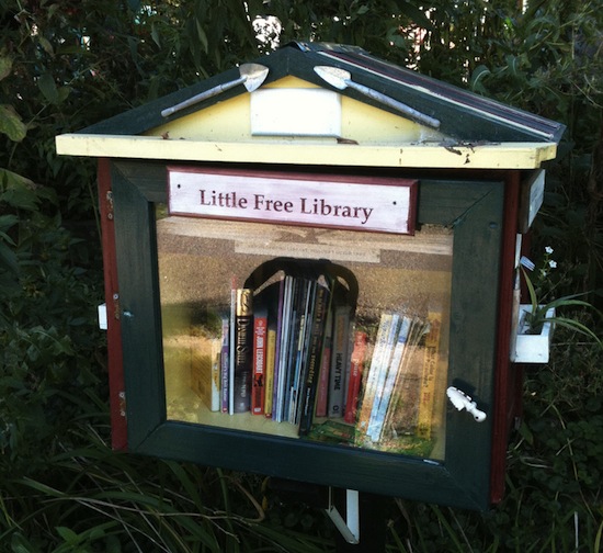Mailbox-sized libraries bring book-lending right to your yard | Grist