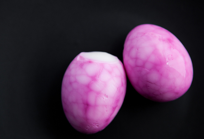 Pink deviled eggs [Recipe] | Grist