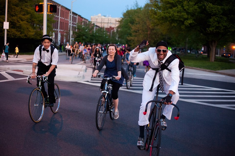 Bike Party -- a fresh new way to take back the streets | Grist