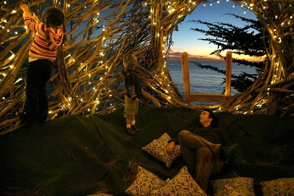We really, really want one of these gorgeous human-sized bird’s nests ...