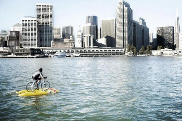 This floating bicycle lets you bike to work even if there's a river in ...