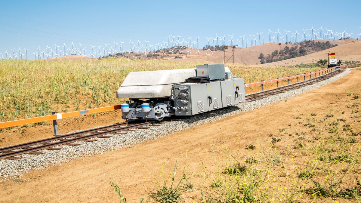 Is this train the "little engine that could" for clean energy storage ...