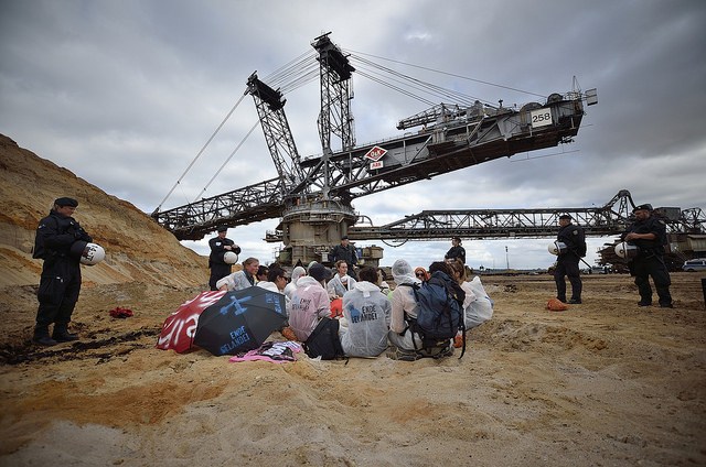 Check out these amazing photos of activists shutting down a coal mine ...