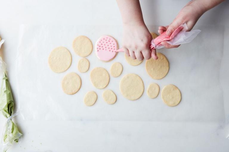 Make nifty food coloring with ingredients from your kitchen | Grist