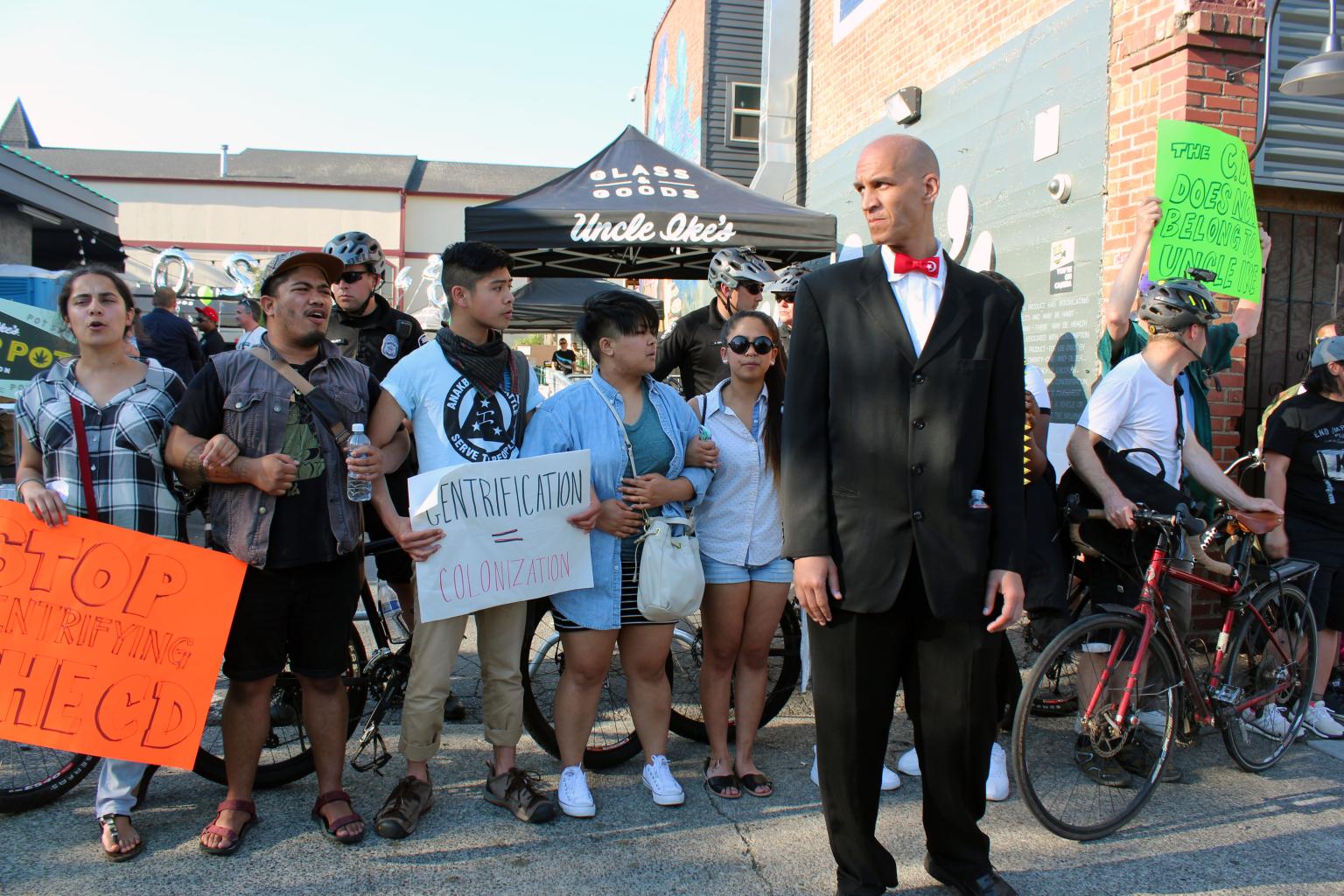 As sales boom, pot shops have become the new face of gentrification | Grist