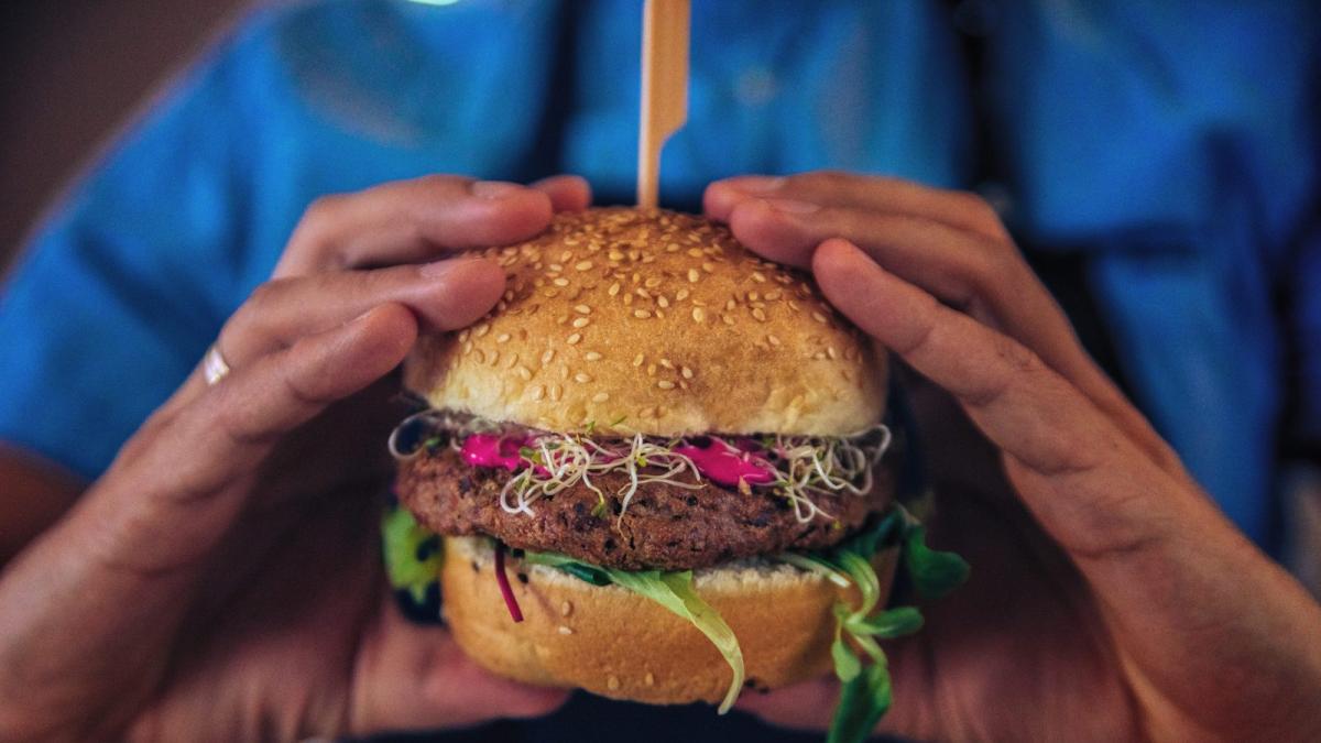 Hold on to your buns, because fake burgers are going wild | Grist