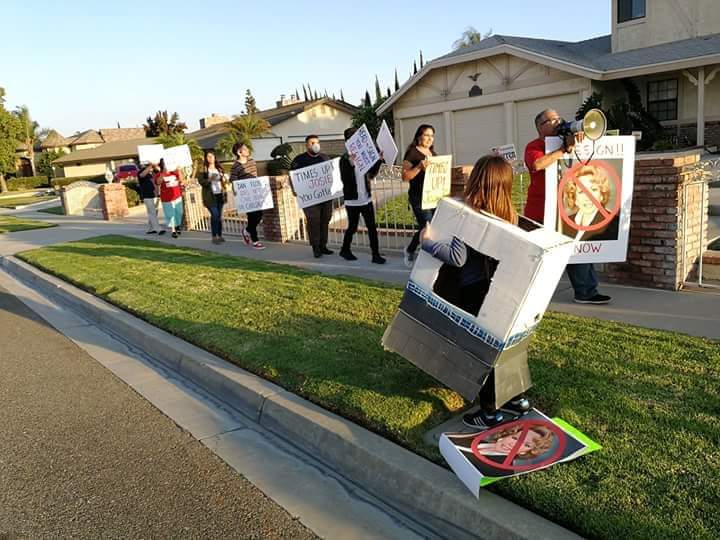 Online shopping built San Bernardino. These women want to save it. | Grist