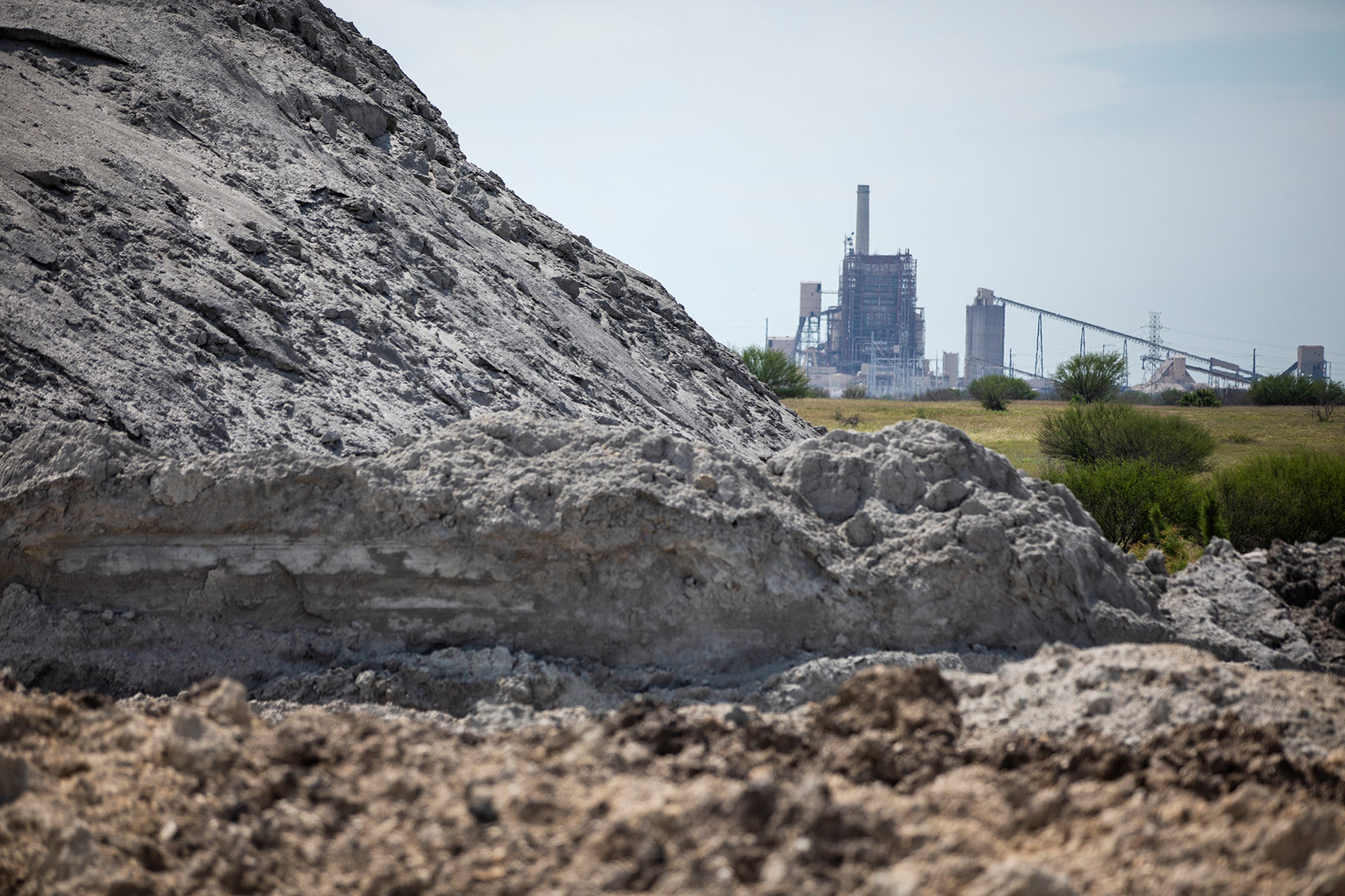Texas coal companies are leaving behind contaminated land. The state is ...