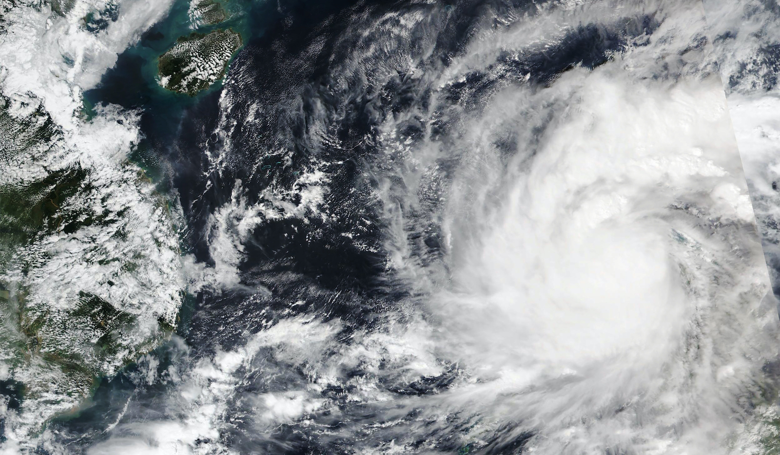 Typhoon Goni: The year's strongest storm slams into the Philippines | Grist