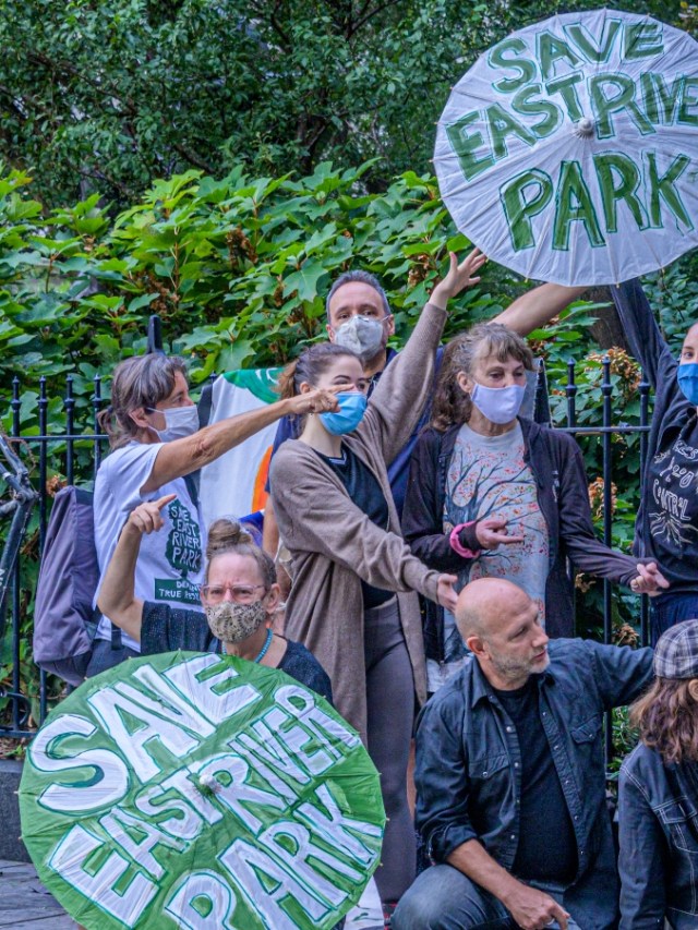 A decade after Sandy, Manhattan’s flood barrier is finally in sight ...