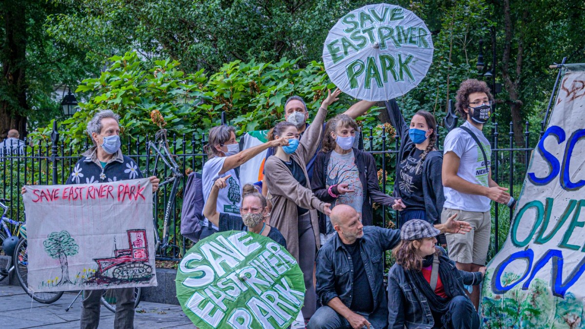 A decade after Sandy, Manhattan’s flood barrier is finally in sight ...