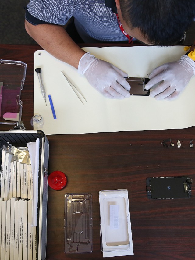 How Big Tech rewrote the nation’s first cell phone repair law | Grist