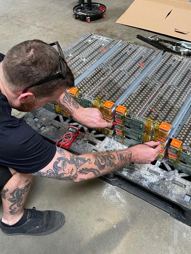 The US doesn't have a law mandating EV battery recycling. Should it ...