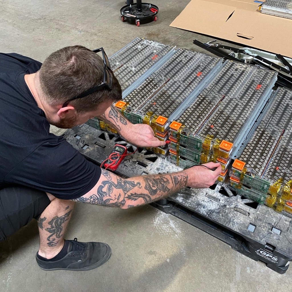 The US doesn't have a law mandating EV battery recycling. Should it ...