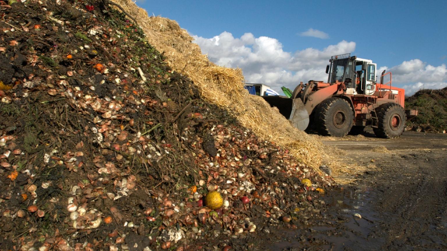One major way to reduce methane emissions? Composting | Grist