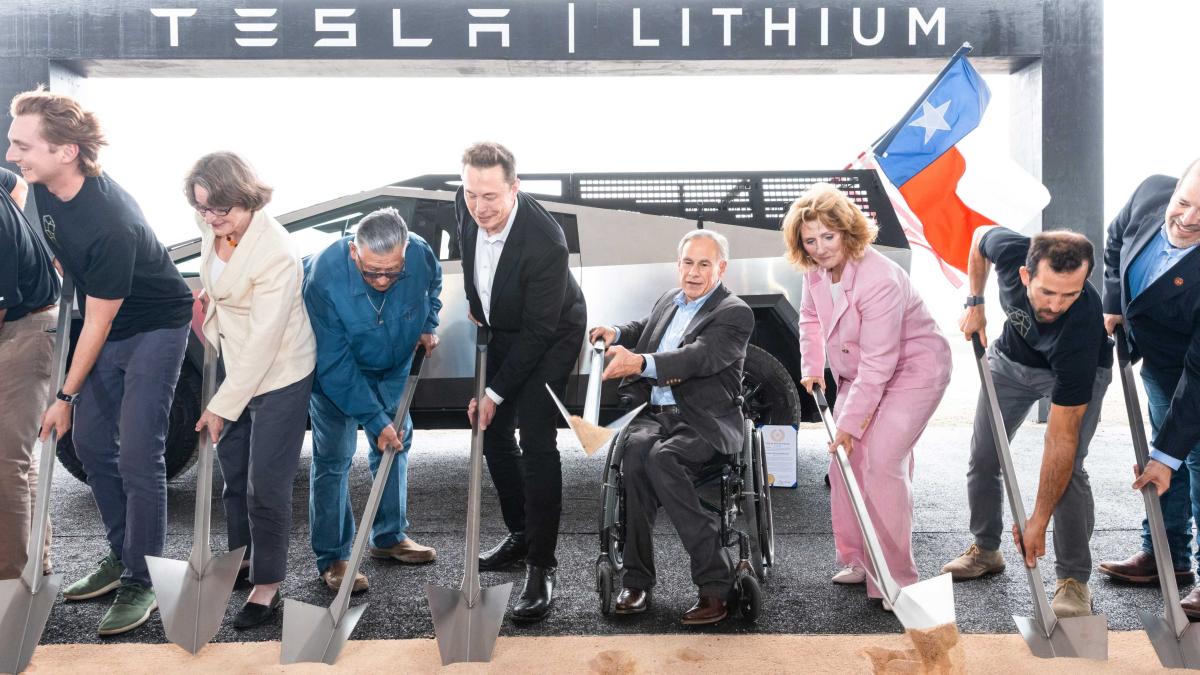 Tesla breaks ground on lithium refinery in Texas — a first for a US ...
