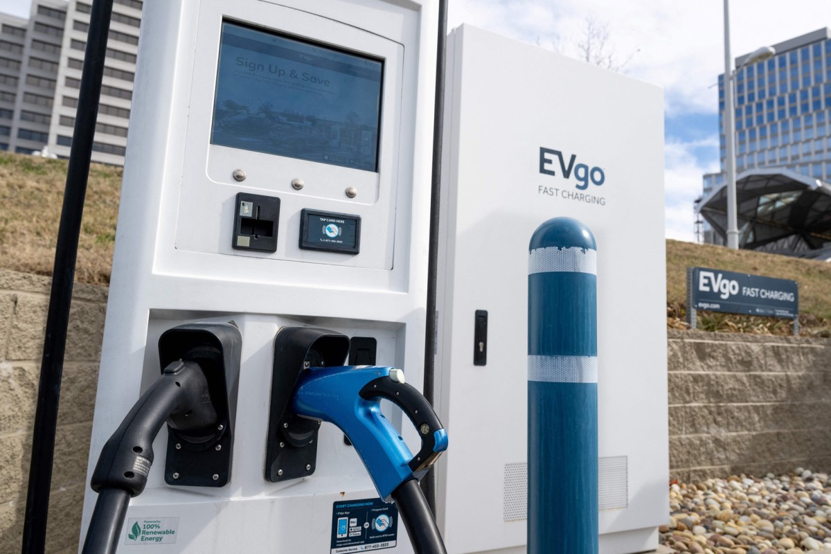 Amid charging headaches, automakers turn to Tesla's Supercharger ...