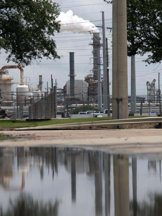 How Texas allowed 1 billion pounds of excess pollution over two decades ...