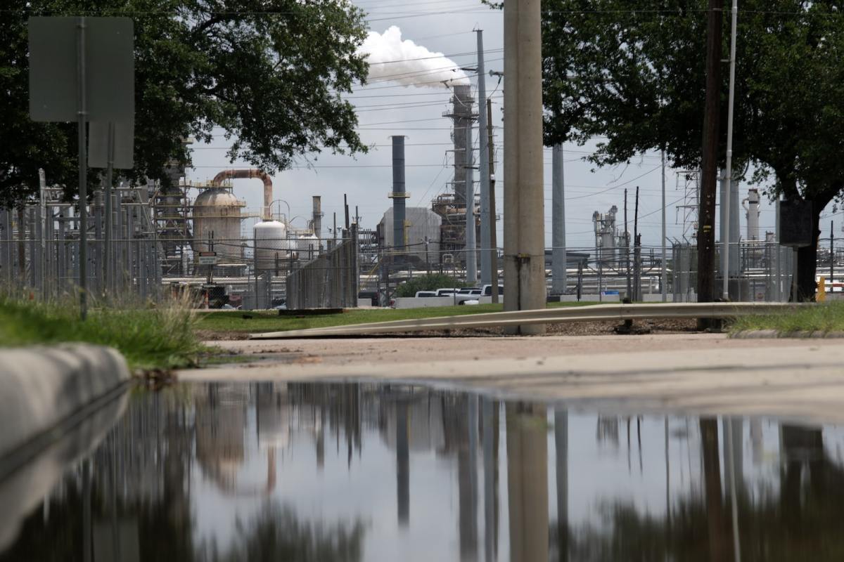 How Texas allowed 1 billion pounds of excess pollution over two decades ...