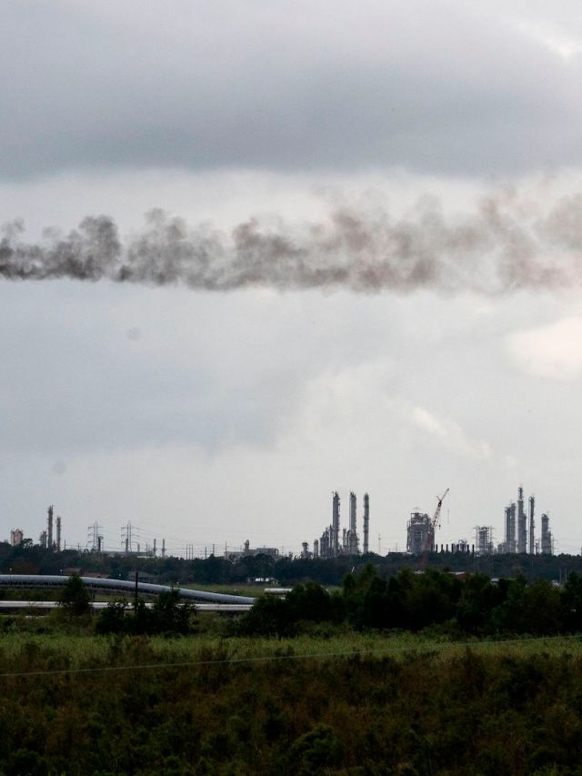 How Texas allowed 1 billion pounds of excess pollution over two decades ...