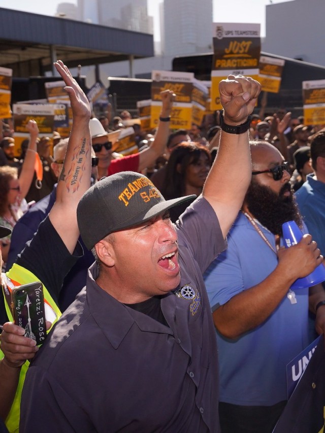 UPS workers win wage increases, AC in new union contract | Grist