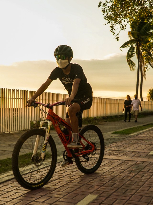 Can Manila's cycling boom survive a return to car traffic? | Grist
