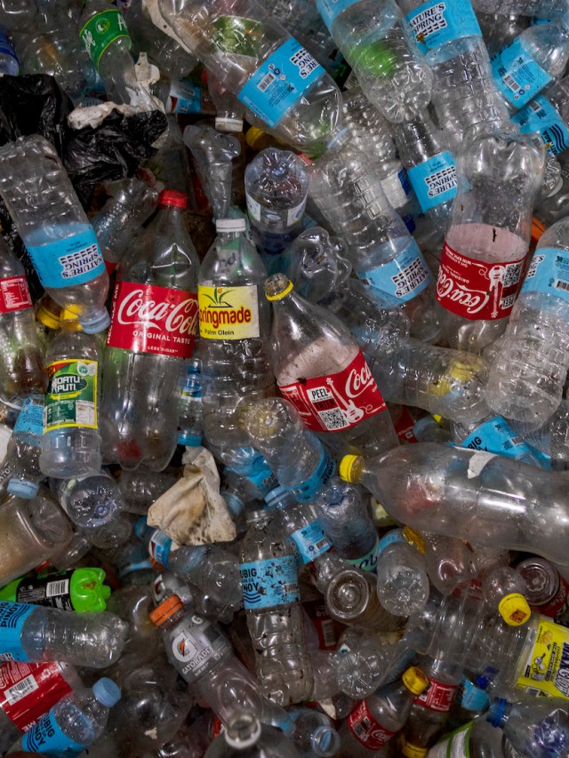 Companies are claiming to be 'plastic neutral.' Is it greenwashing? | Grist