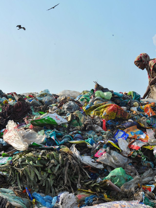 Companies are claiming to be 'plastic neutral.' Is it greenwashing? | Grist