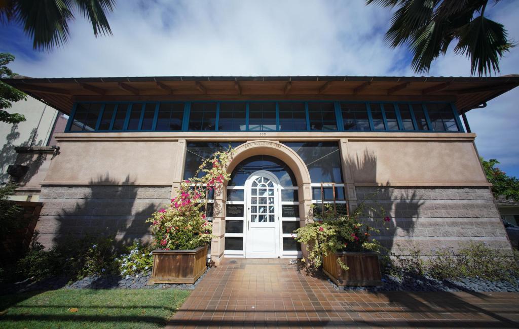 The libertarian developer looming over West Maui’s water conflict ...