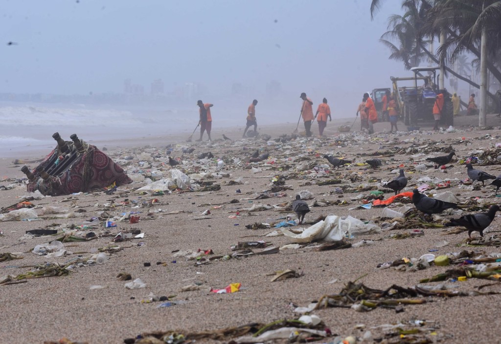 Plastic’s life-cycle costs overwhelmingly fall on poor countries | Grist