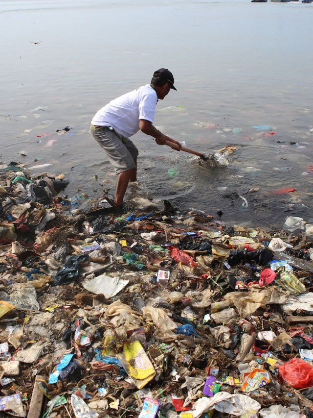Plastic credits are supposed to support new cleanup projects. Do they ...