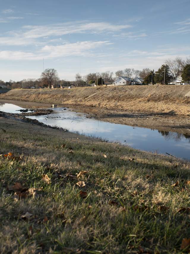 As climate risks increase, Mississippi River towns look to each other ...