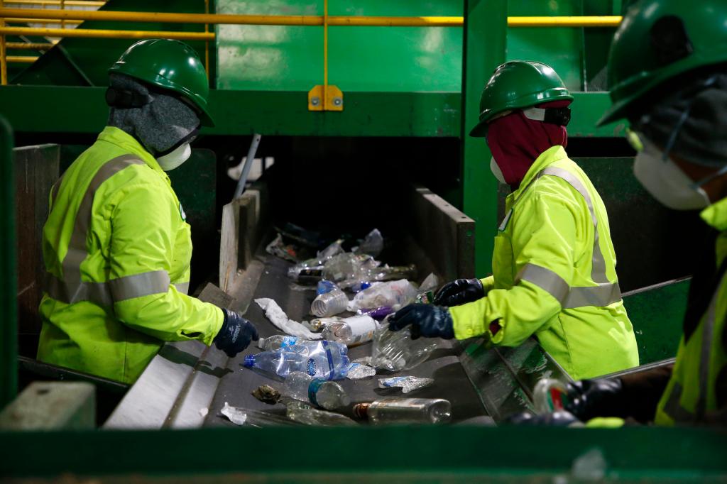 How the recycling symbol got America addicted to plastic | Grist