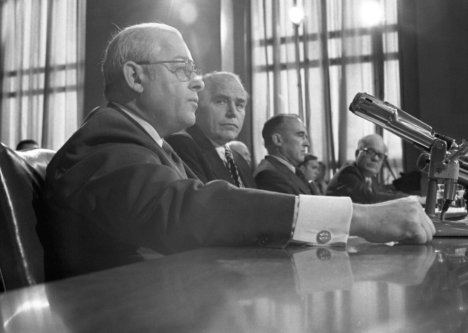 The forgotten fight to ban gas-powered cars in the 1960s | Grist