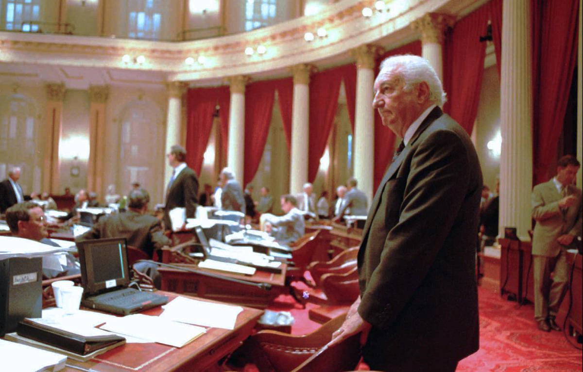 The forgotten fight to ban gas-powered cars in the 1960s | Grist