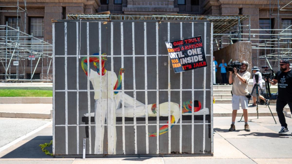 Heat exposure, cloudy water, and bad air: The data gap of toxic prisons ...