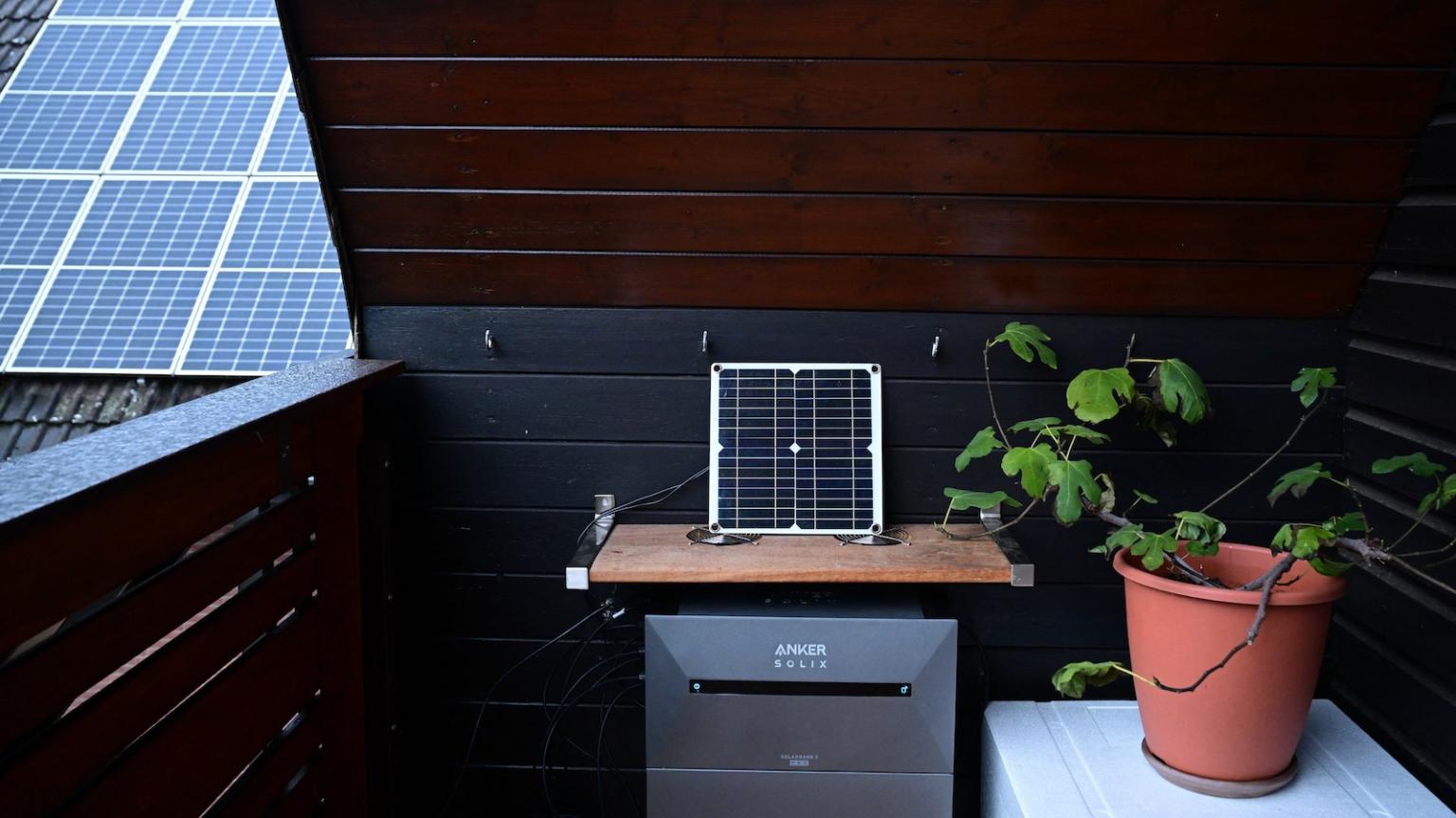 Balcony solar took off in Germany. Why not the US? | Grist