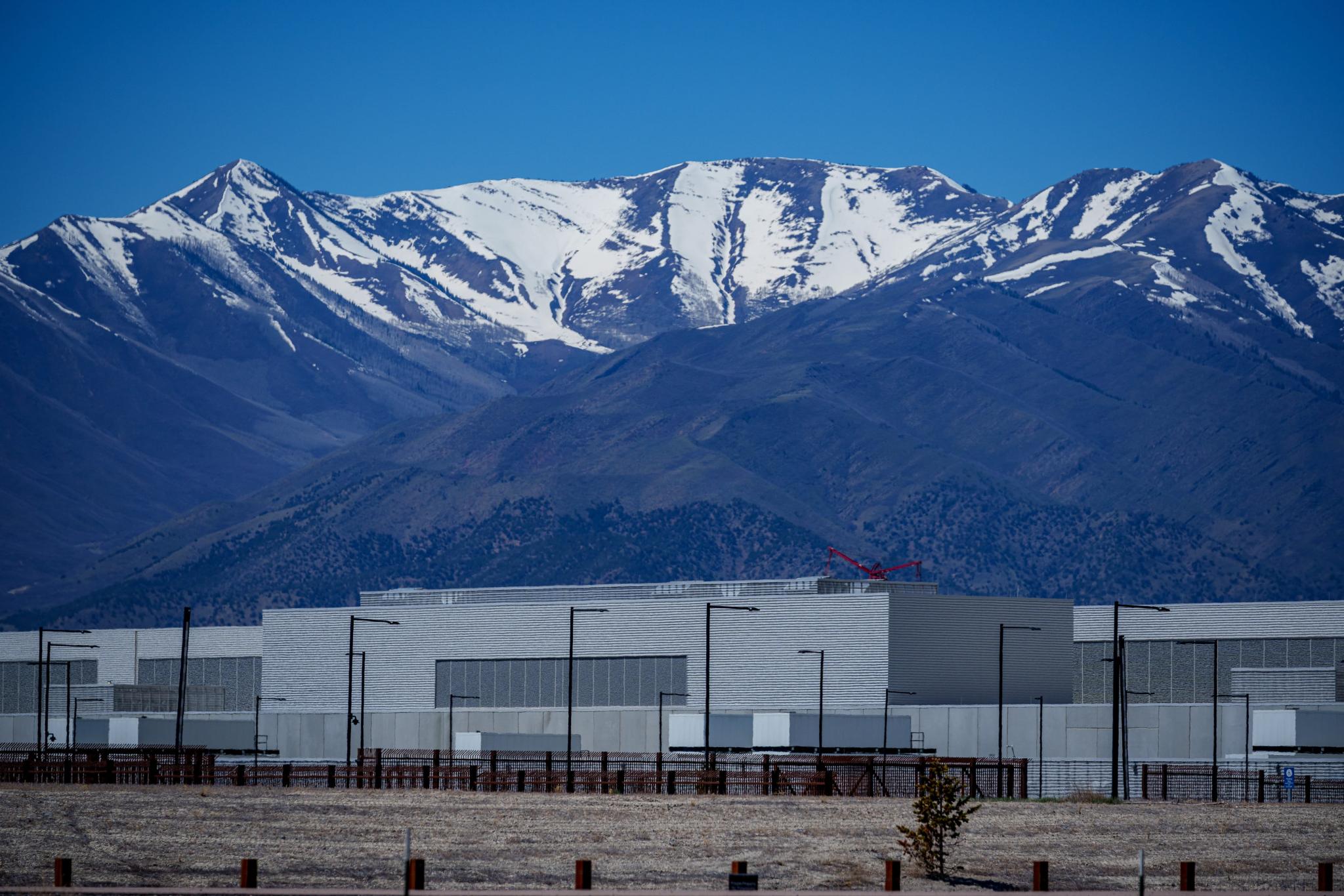 Can you build data centers in a desert without draining the water ...
