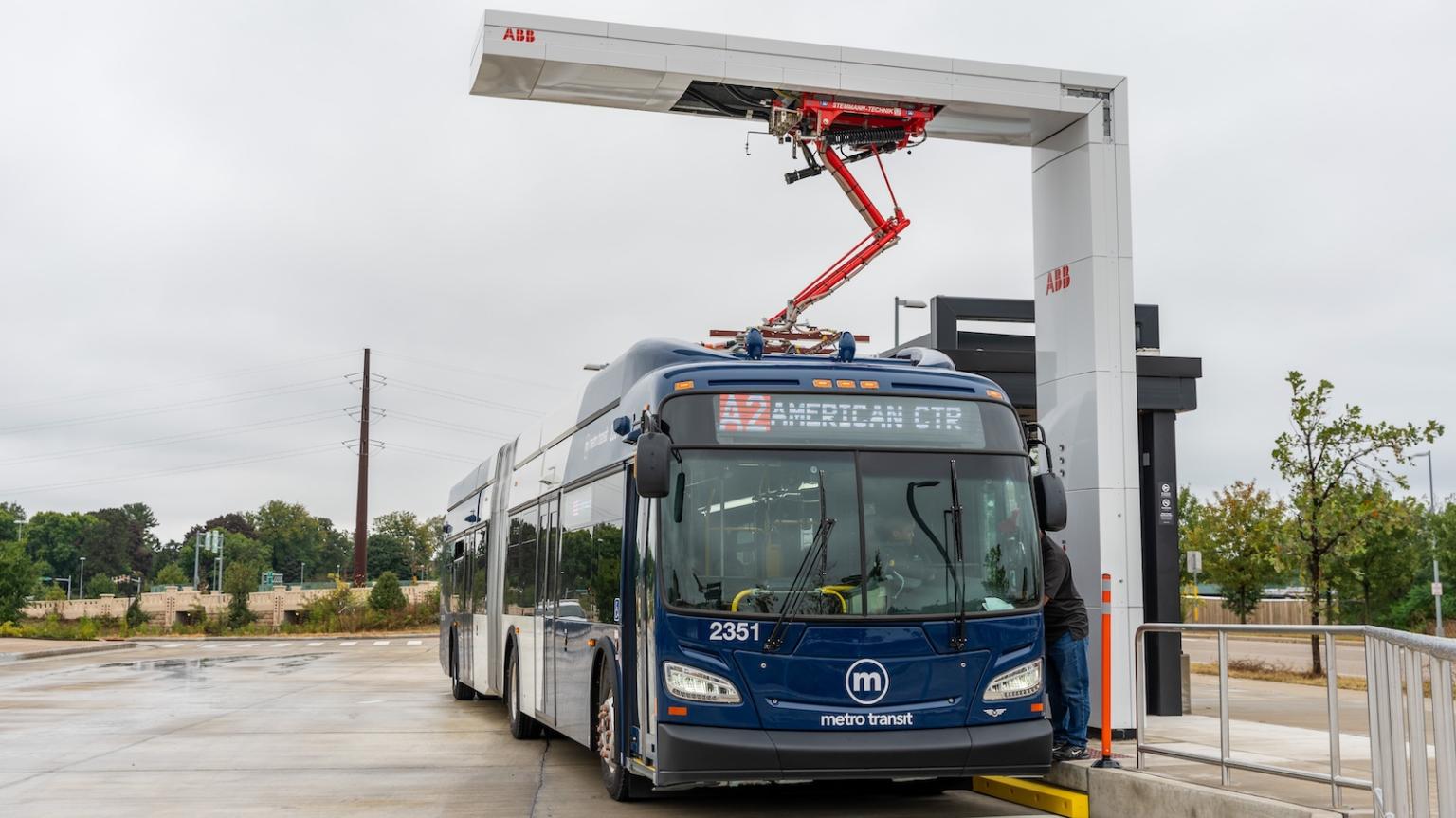Electric buses are passing a brutal cold-weather test in Wisconsin | Grist